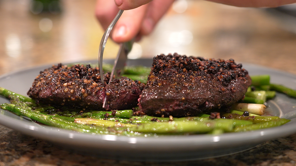 Peppercorn-Crusted Sandhill Crane Breast with Wine Sauce – Campus Waterfowl